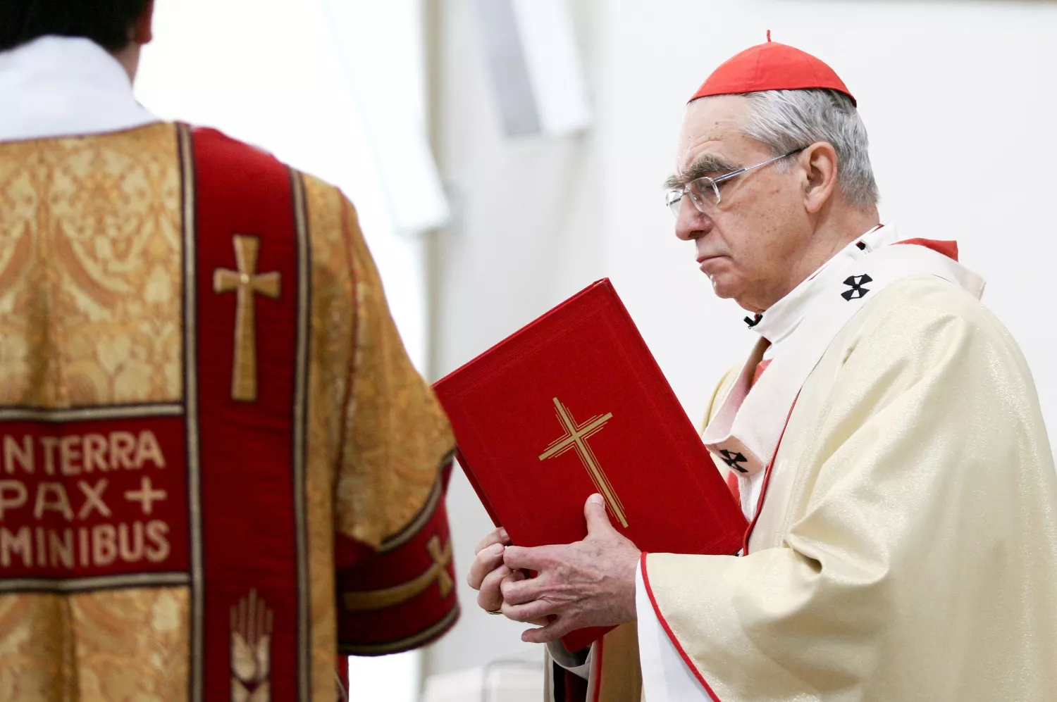 Praradus ryšį su katalikybe, galima teikti vyskupams prašymą išstoti iš ...